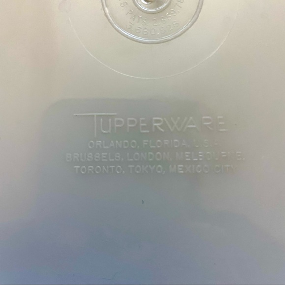 Tupperware | Kitchen | Tupperware White Jello Mold Holiday Jellnserve ...